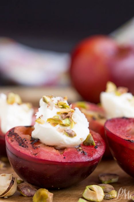 GRILLED PLUMS WITH MASCARPONE