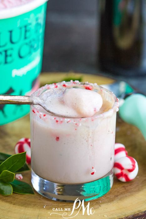 2 INGREDIENT PEPPERMINT SNOWFLAKE COCKTAIL